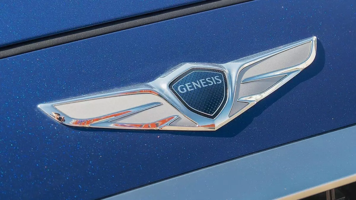 Genesis G80 синій емблема