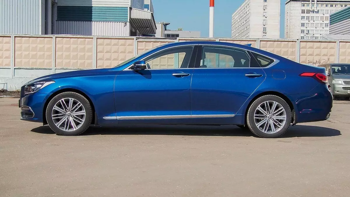 Genesis G80 blauwe zijde