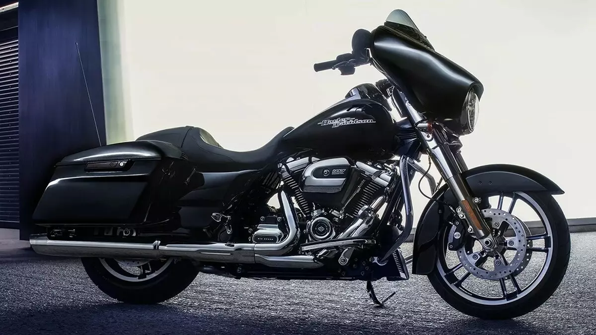 I le ata: Harley-Davidson Street Glide