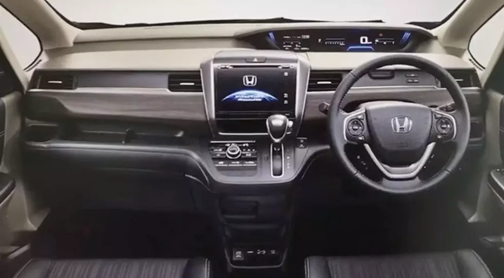 Honda yeni Companktva'nın daxili hissəsini açıqladı 33973_2