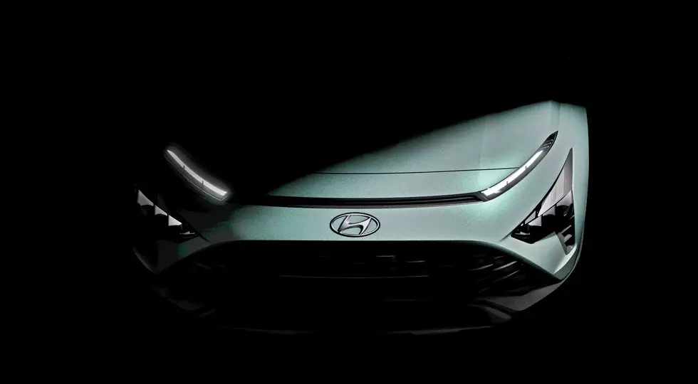 Gibuksan ni Hyundai ang usa ka bag-ong cross-level sa krus: ang modelo nahimo nga usa ka dili standard nga disenyo 34043_1