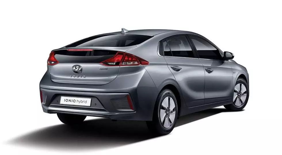 Hyundai မှ Toyota Prius ပြိုင်ဘက် - သုံးနှစ်အကြာတွင်မျိုးဆက်သစ်များ (တကယ်တော့မဟုတ်ပါ) 34058_2