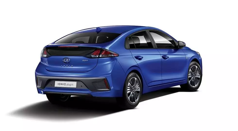 Toyota Prius մրցակից Hyundai- ից. Նոր սերունդ երեք տարի անց (իրականում ոչ) 34058_4