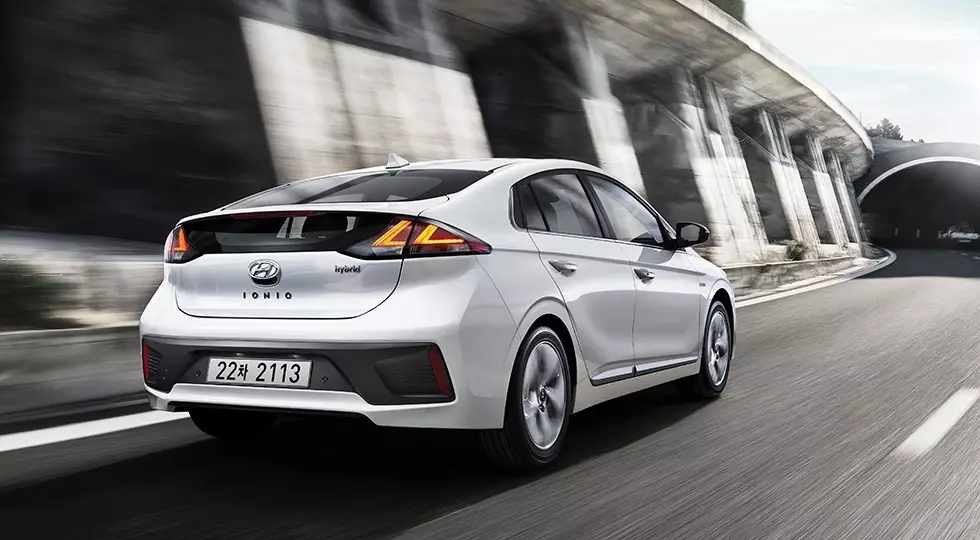 Hyundai-New-ioniq-02