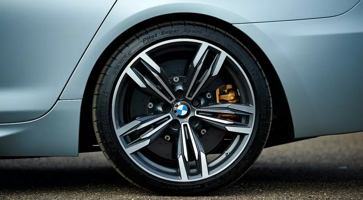 I-Test Drive BMW M6 M6 GRACONUUPE: I-Barge nge 