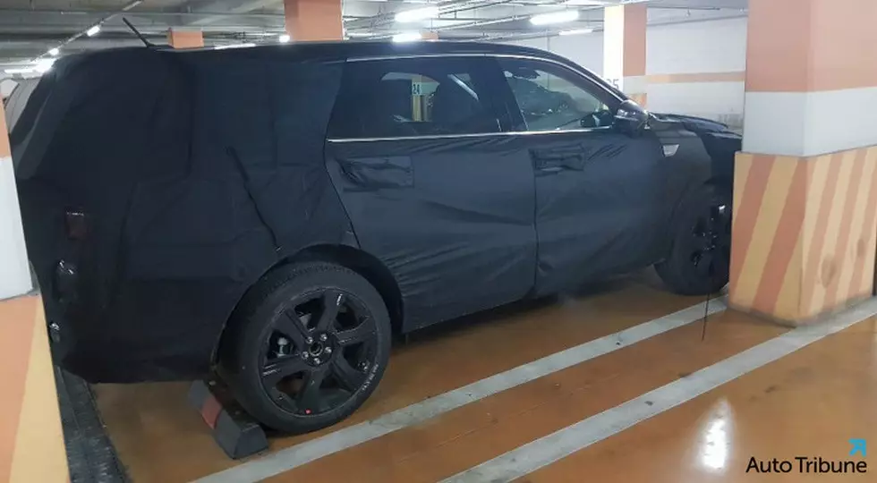 Bag-ong Kia Sorento: Tingali ang mga nangaging mga motor, apan gipaabut usab ang hybrid nga bersyon 34236_4