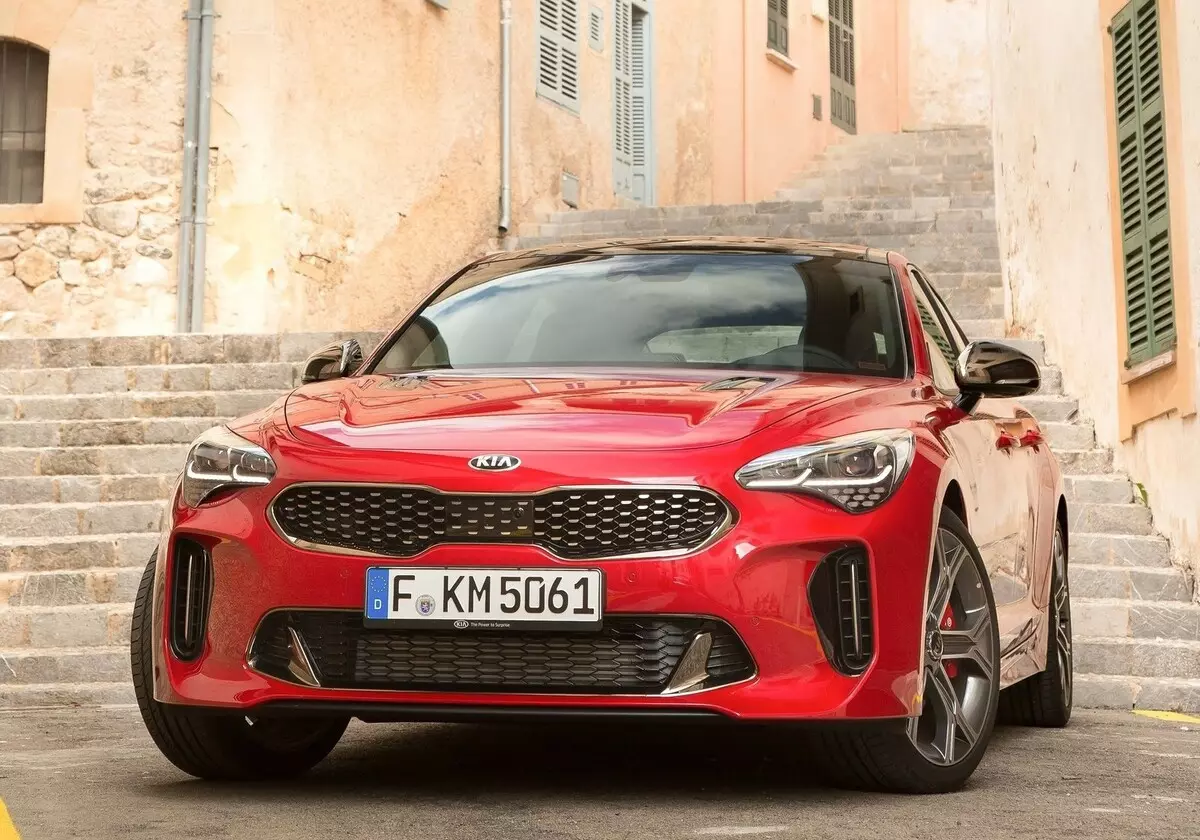 Суретте: kia stinger gt