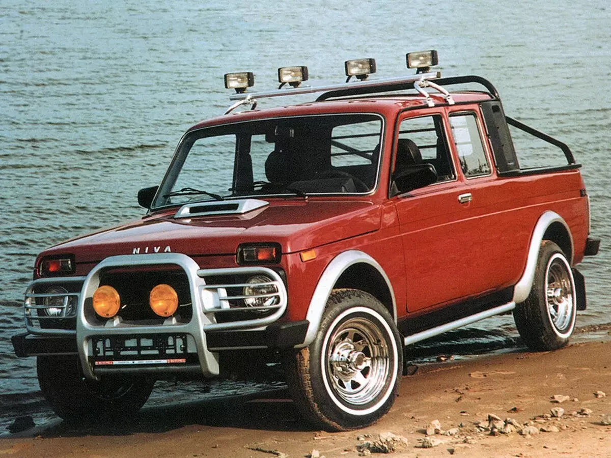 På bilden: Pickup Lada 4 × 4