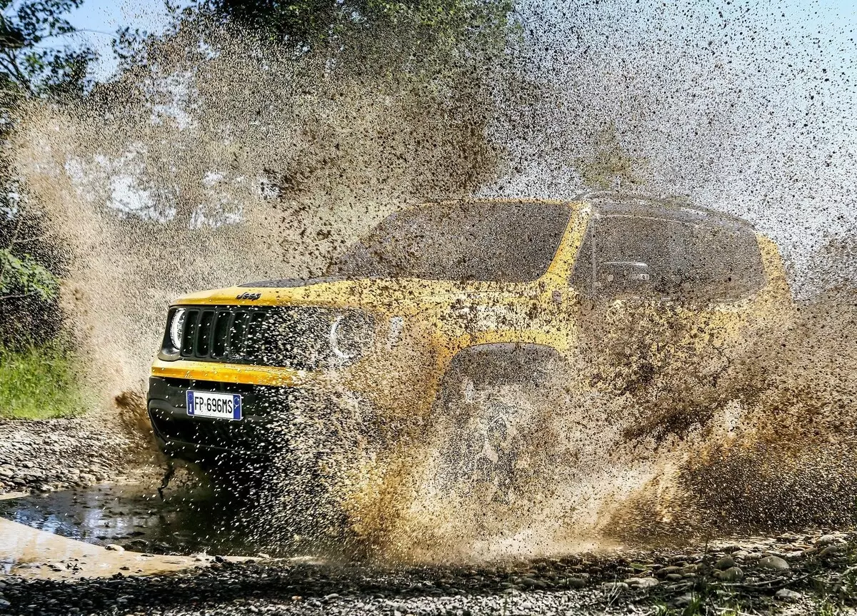 De första testerna av Jeep Renegade Limited: dålig aerodynamik och en dorg 