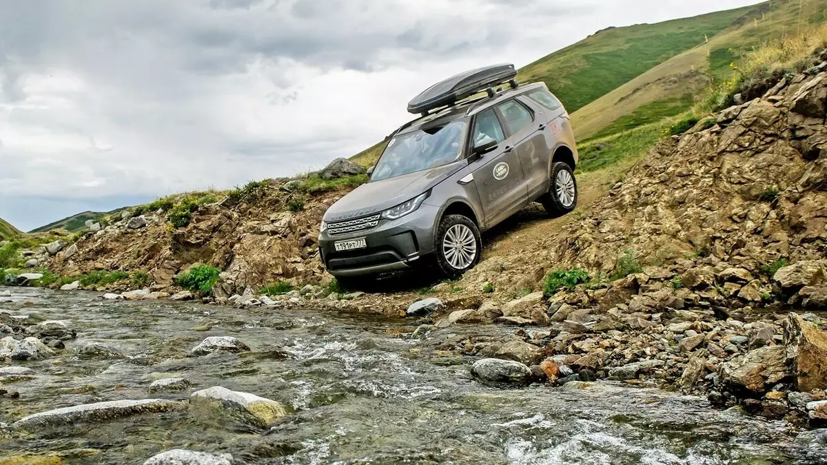 Vatn skírn: Expeditionary Test Drive Land Rover Discovery 5 34333_16