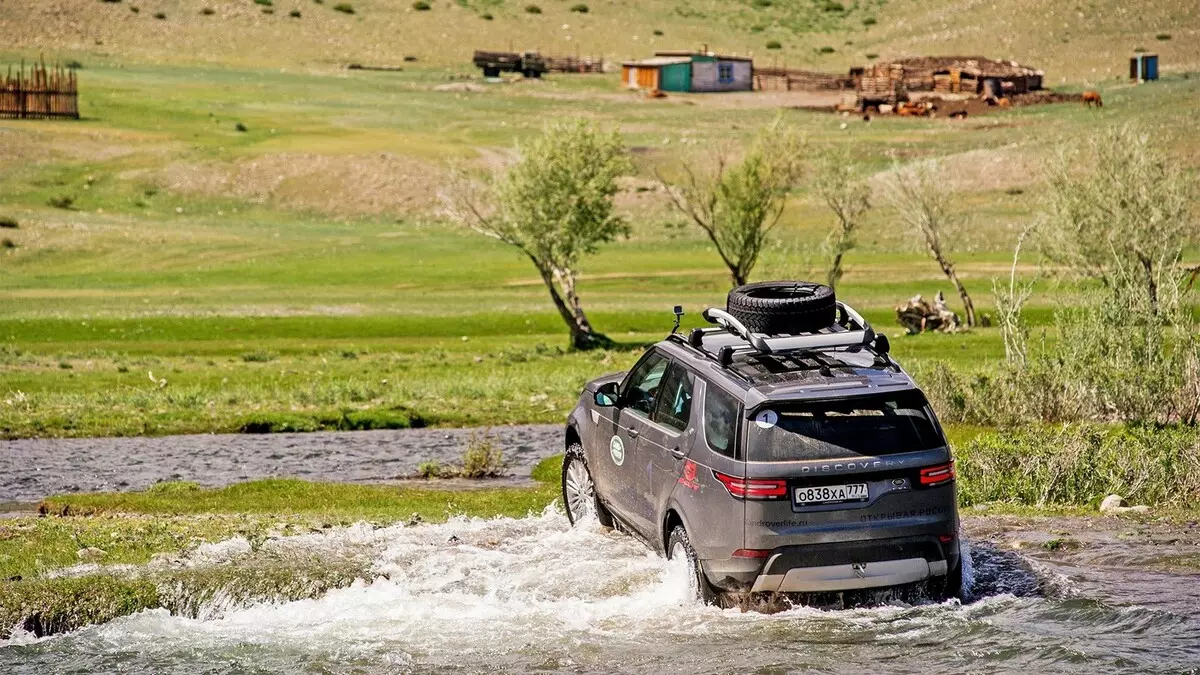 Суга чумдырылу: Экспедицион сынау Драйверы Land Rover Discovery 5 34333_21