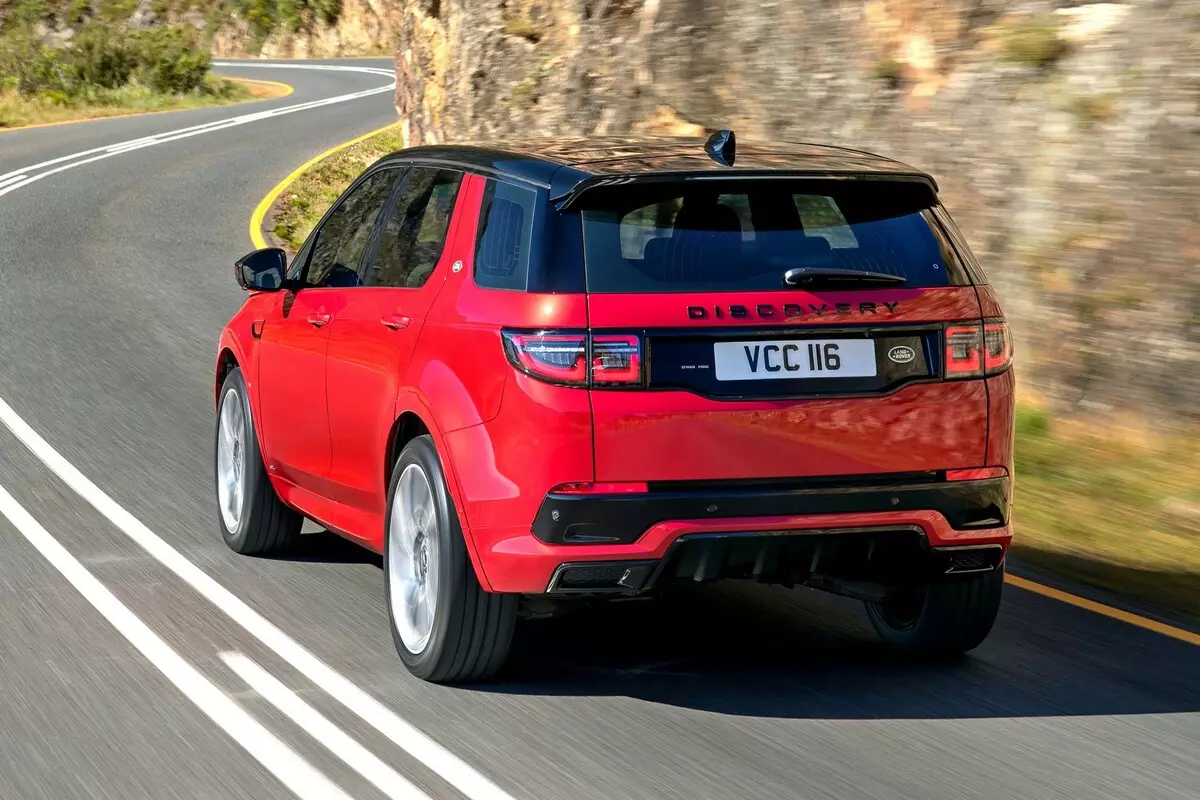 Yenilənib Land Rover Discovery Sport: Yumşaq hibridizasiya və sərt virtualizasiya 34334_1