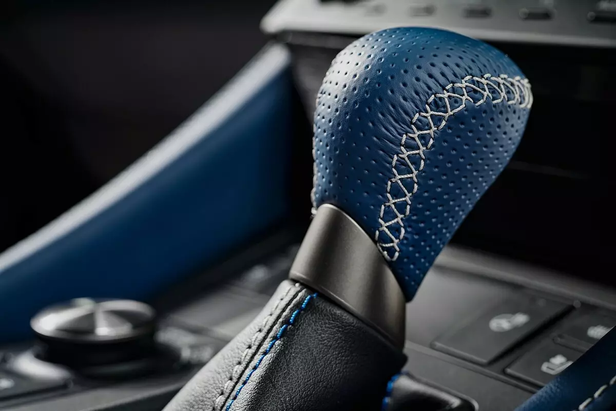 Tokio Lexus RC F və GS F 10 illik yubileyinin ildönümü versiyalarını təqdim edir 34380_6