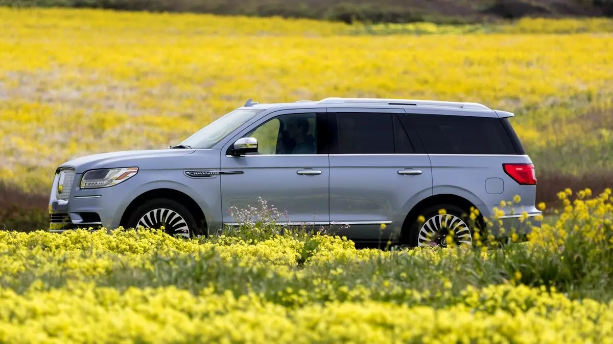 Standard Lincoln Navigator 2018 မော်ဒယ်နှစ်