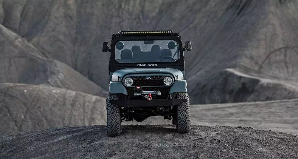 Was Jeep, het Toyota geword: Mahindra Roxor het nog 'n riskante facelifting oorleef 34486_2