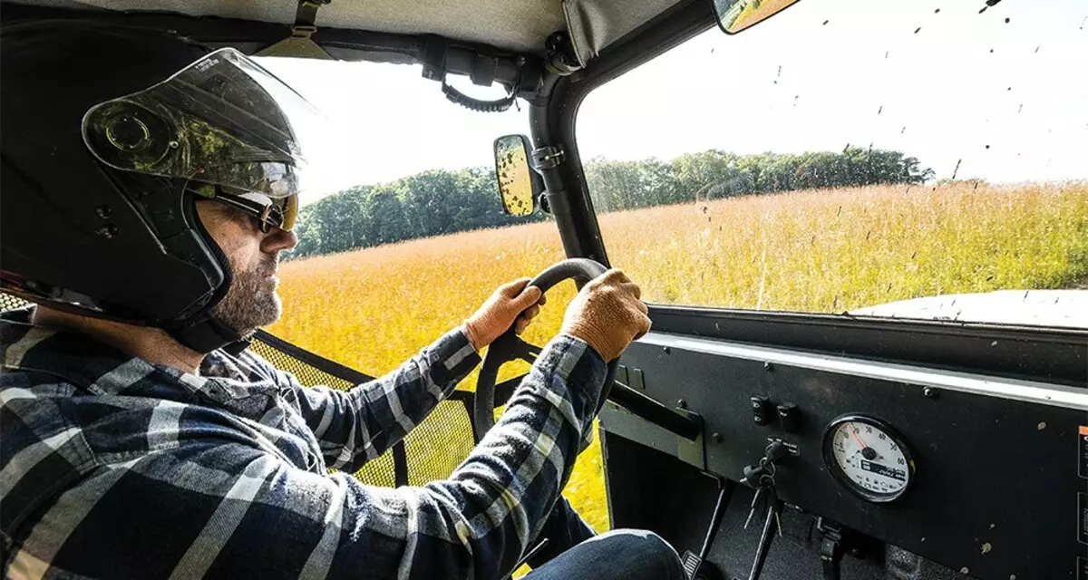 Was Jeep, het Toyota geword: Mahindra Roxor het nog 'n riskante facelifting oorleef 34486_4