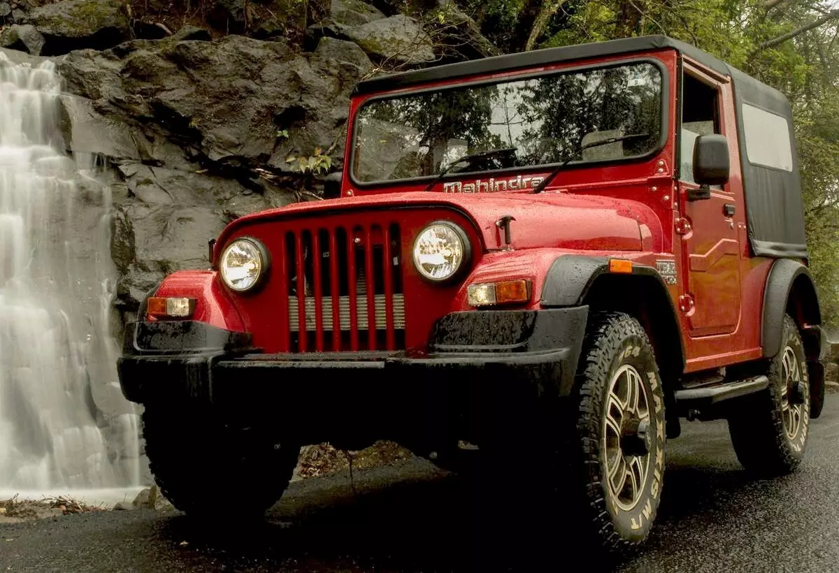 Mahindra brought a cheap copy of Jeep to the US. FCA filed a complaint - Indian jeep can ban 34488_3