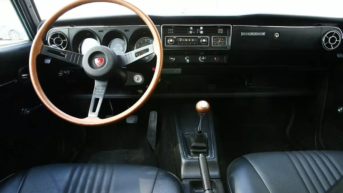 Sebagai Zhiguli, tetapi lebih baik: test drive Mazda RX-2 1972 34536_10