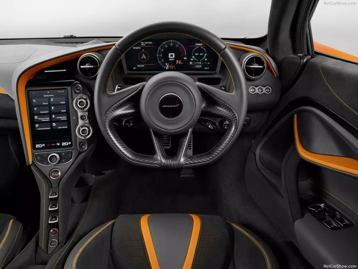 Οι πρώτες δοκιμές McLaren 720s: ένα υπέροχο πλαίσιο και ελάχιστο turbolag 34569_9