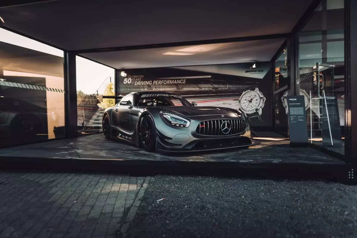 Mercedes-AMG đã giới thiệu một khoang đua hiếm GT3 phiên bản 50 34618_1