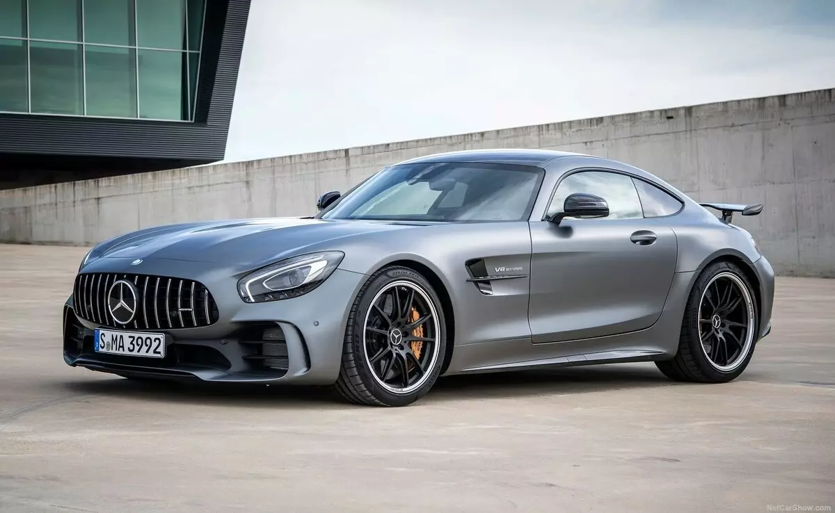 Першыя тэсты Mercedes-AMG GT R: агрэсіўны, але прадказальны 34628_4