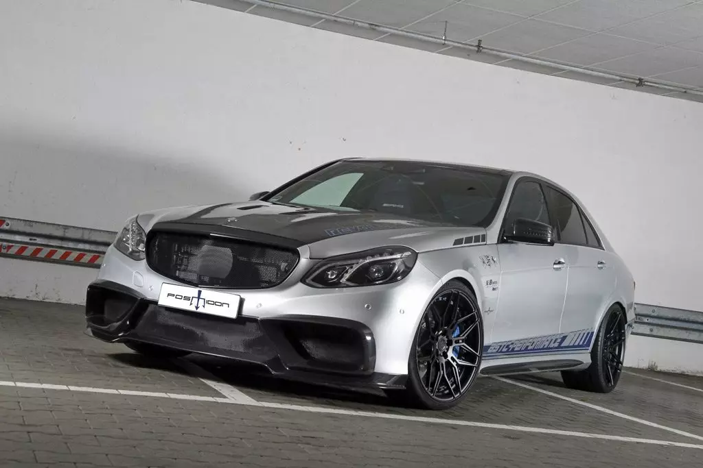 Dinamik pi wo a tout: ki pi pwisan Mercedes-Benz E63 AMG soti nan Posaidon 34659_5