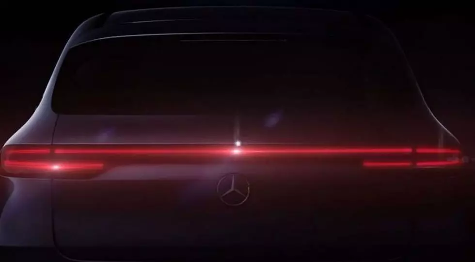 Mercedes blijft een nieuwe seriële cross-over declareren 34664_2