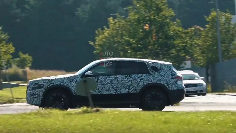 Mercedes-Benz je počeo voziti EQ C Electrocrust na nürburgring 34667_2