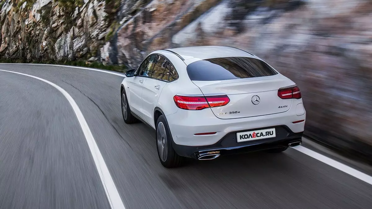 En yn 'e pir, en yn' e wrâld: Test Drive Mercedes-Benz Glc Coupe 34683_20