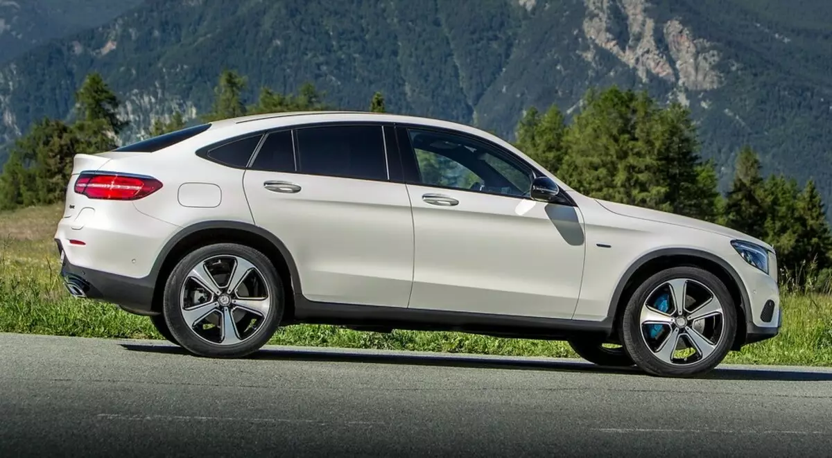 梅赛德斯 - Benz_GLC_350_E_4MATIC_COUPE_29。