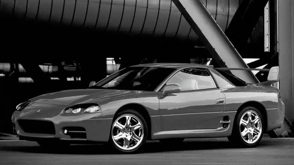 წითელი და შავი: Mitsubishi 3000GT- ის საკუთრების გამოცდილება 34765_35