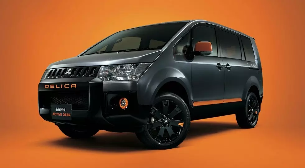 در عکس: Mitsubishi Delica D: 5 دنده فعال