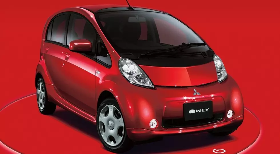 Навсозии Mitsubishi Siticar: Storkers ва дастури ихтиёрӣ 34776_1