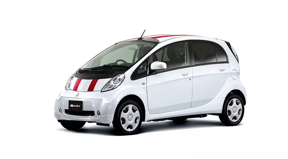 Навсозии Mitsubishi Siticar: Storkers ва дастури ихтиёрӣ 34776_5