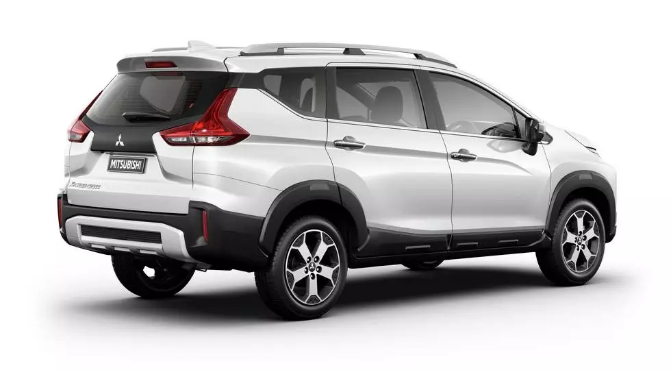 Convertir-se en el crossover Mitsubishi Xpander: l'autorització de carreteres s'ha convertit en un motor més tranquil 34792_2