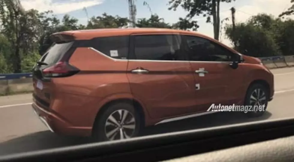 Mitsubishi Xpander is de kompaktering is in donor wurden foar in nij model Nissan 34796_1