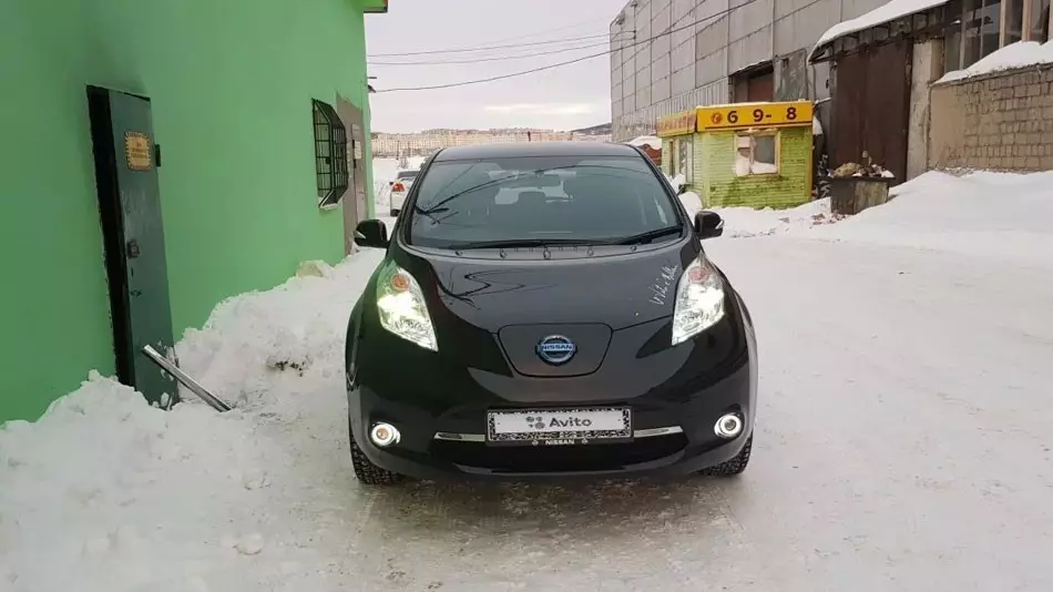 Viu o sobreviu: val la pena comprar Nissan Leaf per 700 mil rubles 34828_17