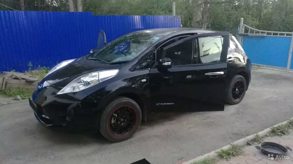 Viu o sobreviu: val la pena comprar Nissan Leaf per 700 mil rubles 34828_18