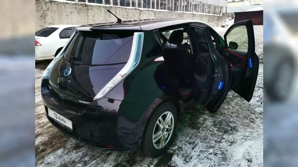 Viu o sobreviu: val la pena comprar Nissan Leaf per 700 mil rubles 34828_19