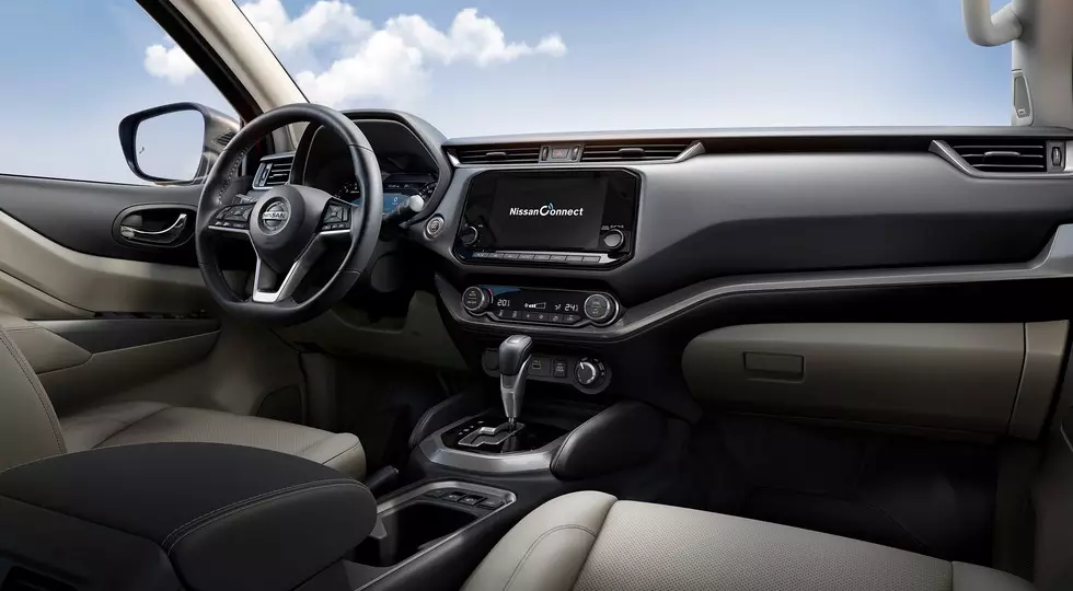 프레임 SUV Nissan Terra는 2020 년 모델로 가져 왔습니다. Main Updates는 X-Terra를 획득했습니다. 34861_4