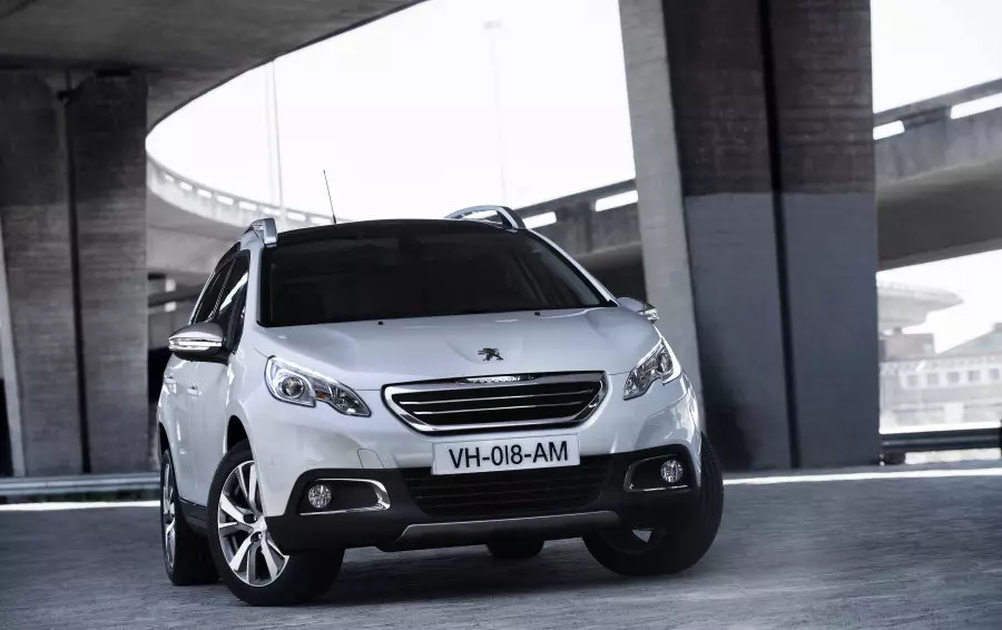 Фотагалерэя Peugeot 2008: у пагоні за Opel Mokka 34918_1