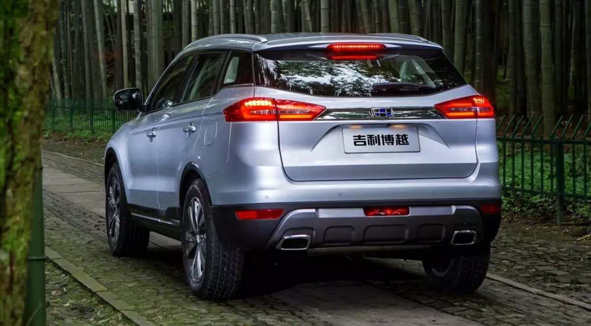 Ŝanĝebla Branda Interkruciĝo Geely Atlas aperis sur novaj fotoj 34955_8