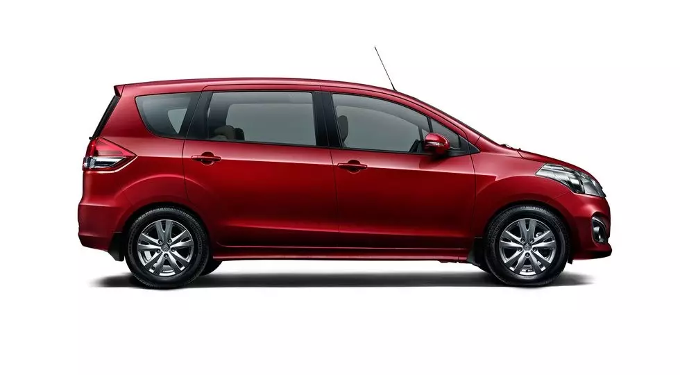 يتم بيع Minivan Suzuki الآن تحت العلامة التجارية البروتون 34958_2