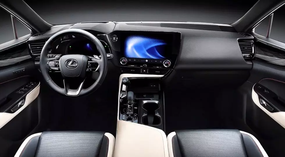 Lexus NX Nova generacio kaptis spionojn: ankoraŭ en kamuflaĵo, sed la dezajno longe malkaŝiĝis 34_4