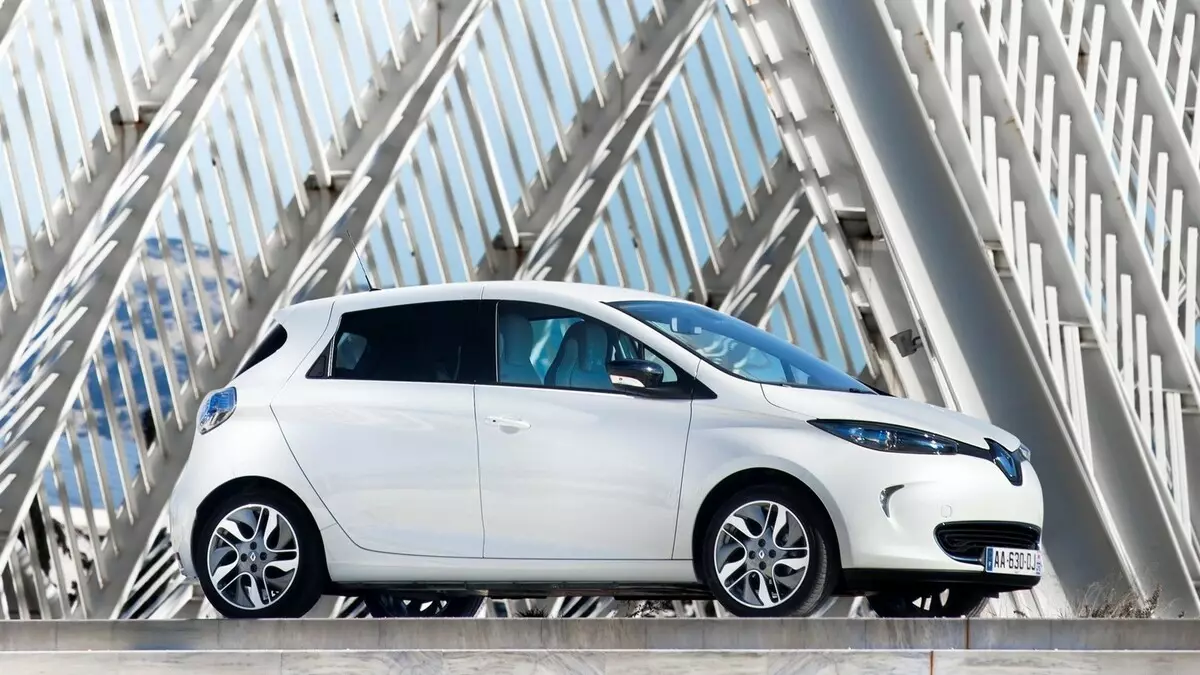 RENAULT-ZOE-1