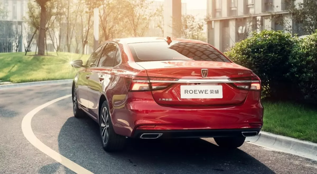 Roewe I6 va fi înlocuit de două sedan 35041_7