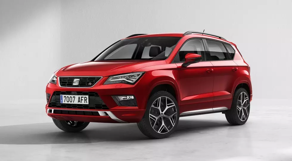 Seat рассакрэціў «оспортивленный» кросовер Ateca FR 35082_1