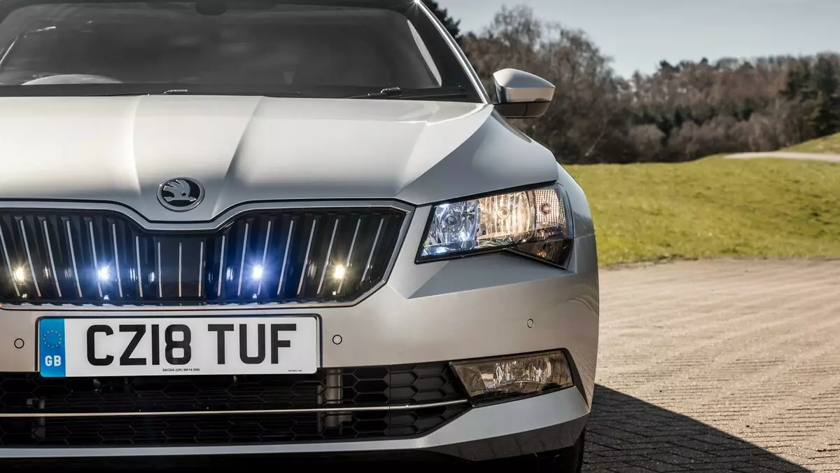 SKODA_SUPERB_COMBI_AMOURED_7