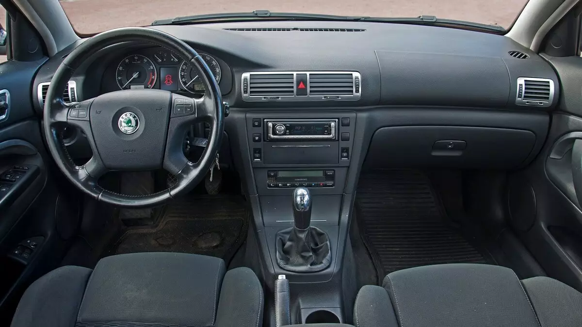 Excel·lent: Skoda Superb Evolution Test Drive 35117_8