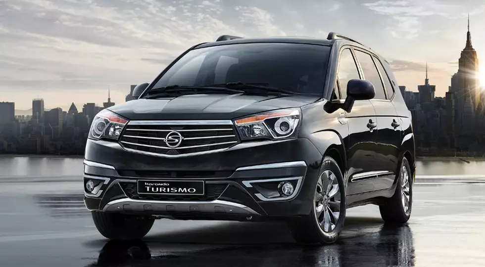 Yenilənmiş minivan Ssangyong Stavic'in fotoları ortaya çıxdı 35138_2